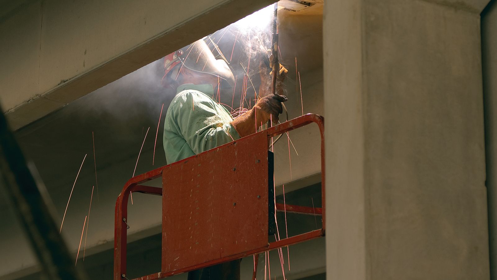 Avoid these welding and cutting hazards | J. J. Keller® Compliance Network