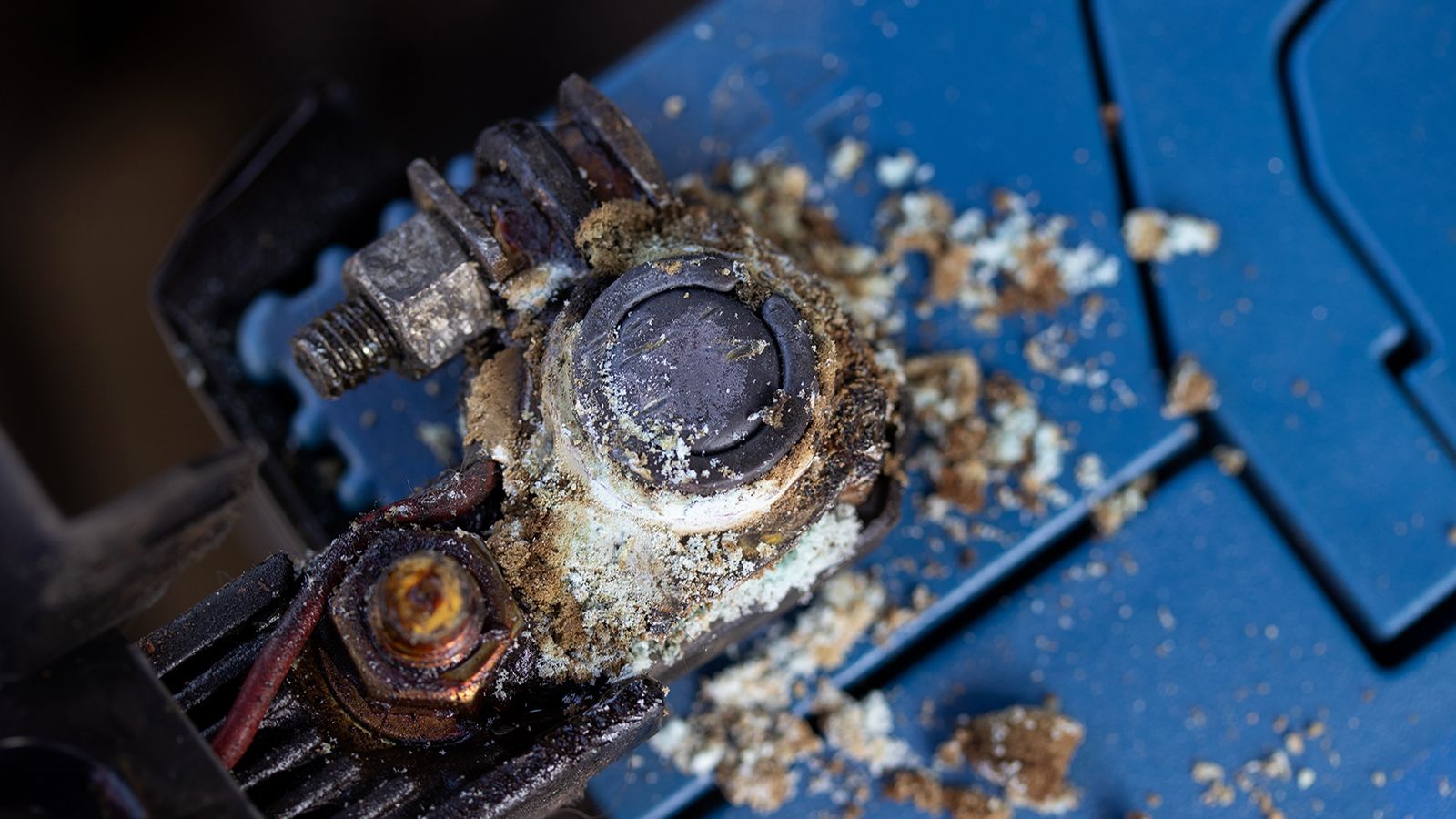 Quick Tip Remind employees how to handle battery acid spills! | J. J ...